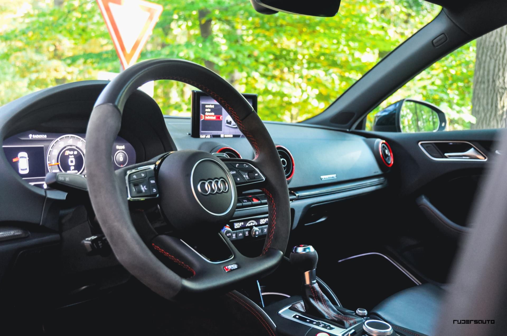 Audi RS3 Sportback | RS zetels | Pano Dak | RS sportuitlaat | B&O ...