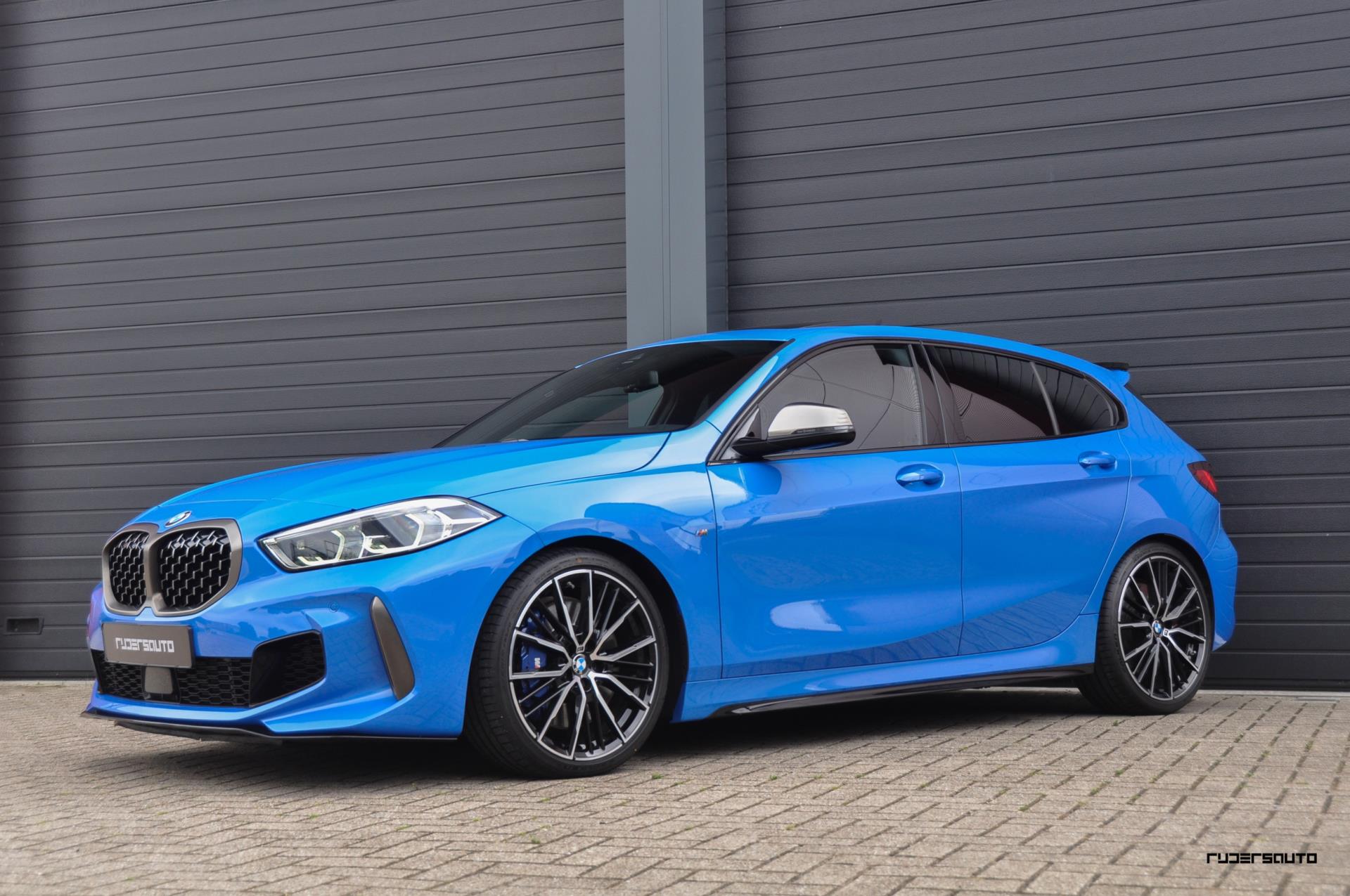 BMW 1-serie M135i xDrive | Pano | Sportstoelen | HK | 19" | Live ...
